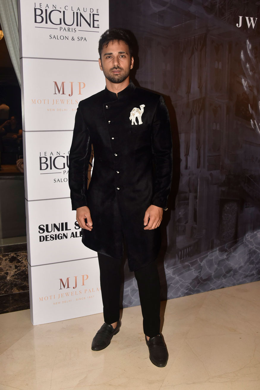 Manish Malhotra's Couture Show: Star Kids Grab Eyeballs - News18