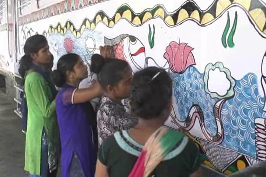 This is What Bihar Sampark Kranti Looks After an Arty Makeover - News18