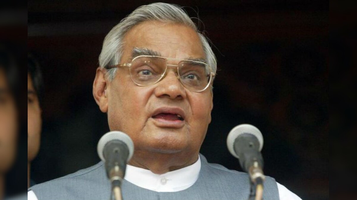 When Atal Bihari Vajpayee Lifted a Young Awardee at National Bravery ...