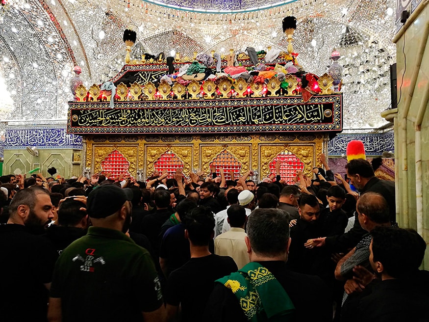 Muharram 2018: Millions of Muslims Mourn On The Day Of Ashura - News18