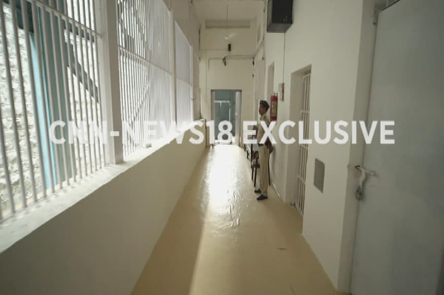 Pics of Arthur Road Jail Barrack 12 Where Vijay Mallya Will be Lodged ...