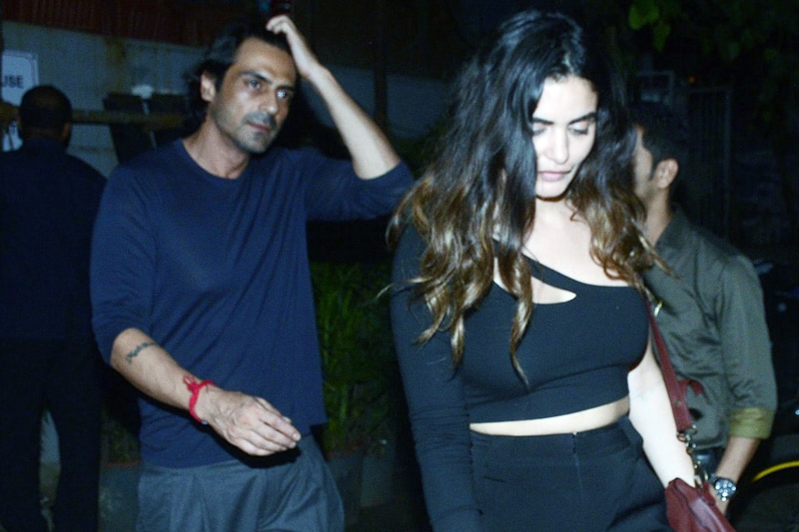Arjun Rampal & GF Gabriella Demetriades Enjoy Cosy Dinner Date - News18