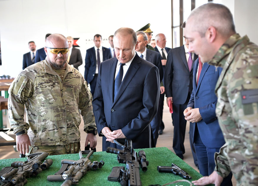 Russian President Vladimir Putin Shows Off Sniper Firing Skills ...