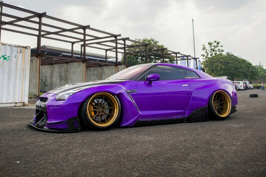 This Modified Nissan GT-R from ADV.1 Wheels Looks Like a Low Rider