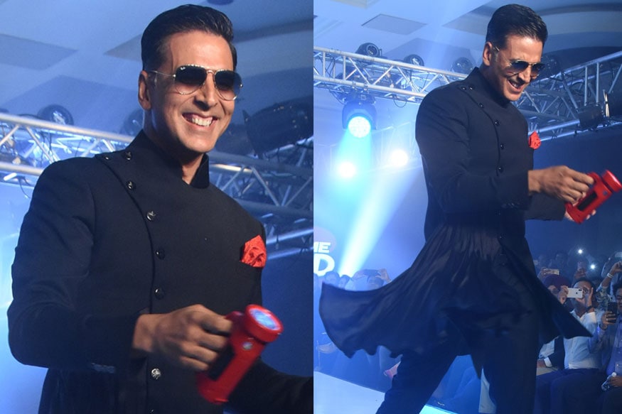 Akshay Kumar Turns Showstopper at Tech Fashion Tour 4.0 - News18