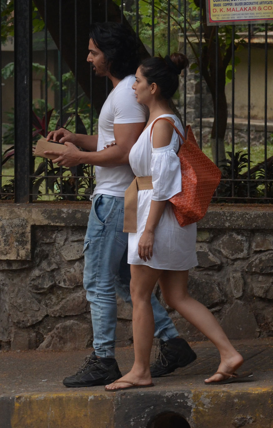 Kim Sharma and Harshvardhan Grace Toile Launch; See Pics - News18