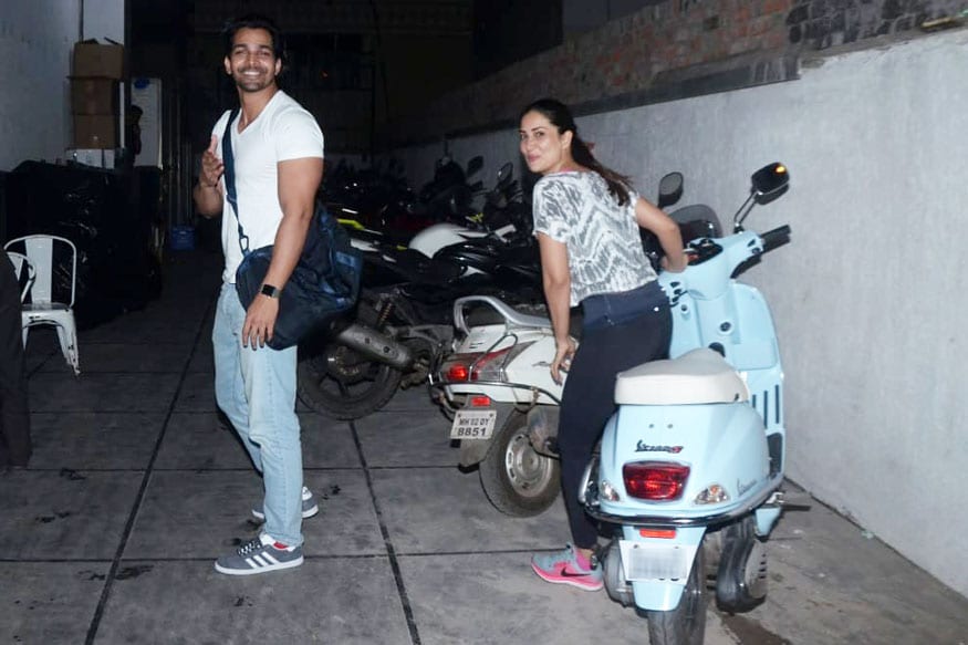 Kim Sharma and Harshvardhan Grace Toile Launch; See Pics - News18