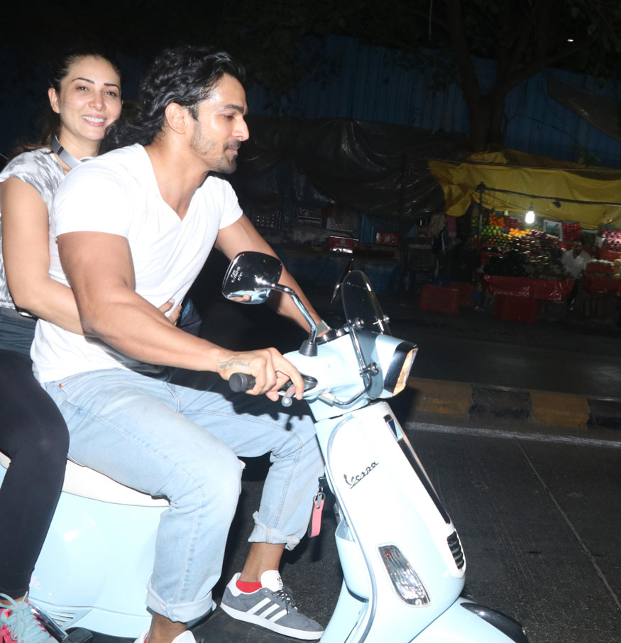 Kim Sharma and Harshvardhan Grace Toile Launch; See Pics - News18