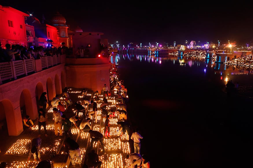Deepotsav 2018: Ayodhya Creates Guinness Record with Diwali Diyas - News18
