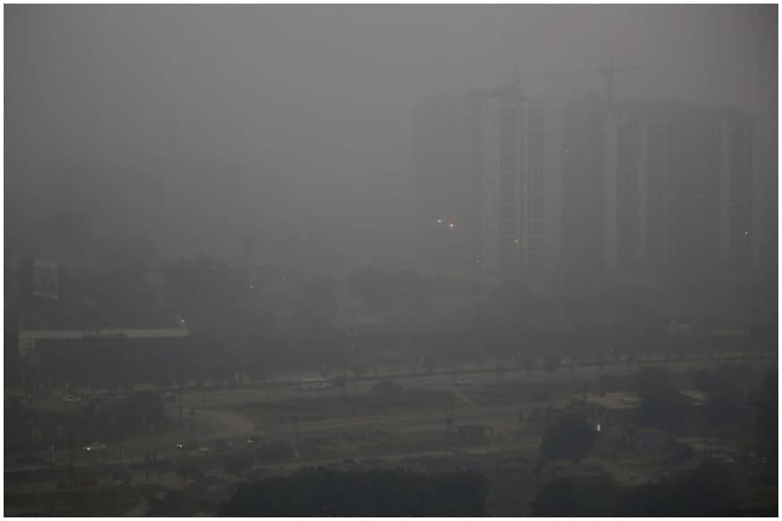 Photos|Toxic Smog Covers Delhi NCR after Diwali 2018 - News18