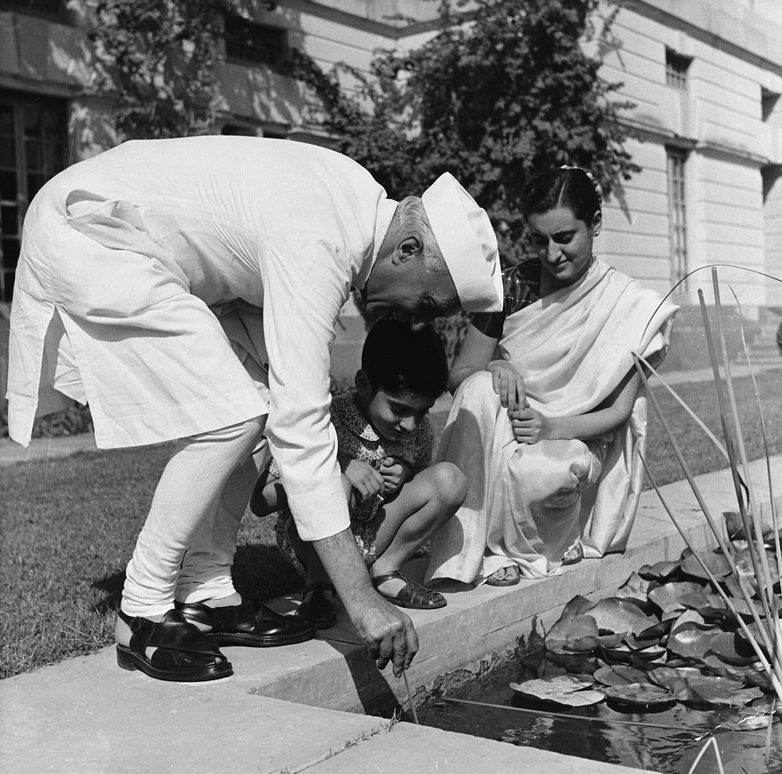 Rare Photos of First Prime Minister of India - Pandit Jawaharlal Nehru ...