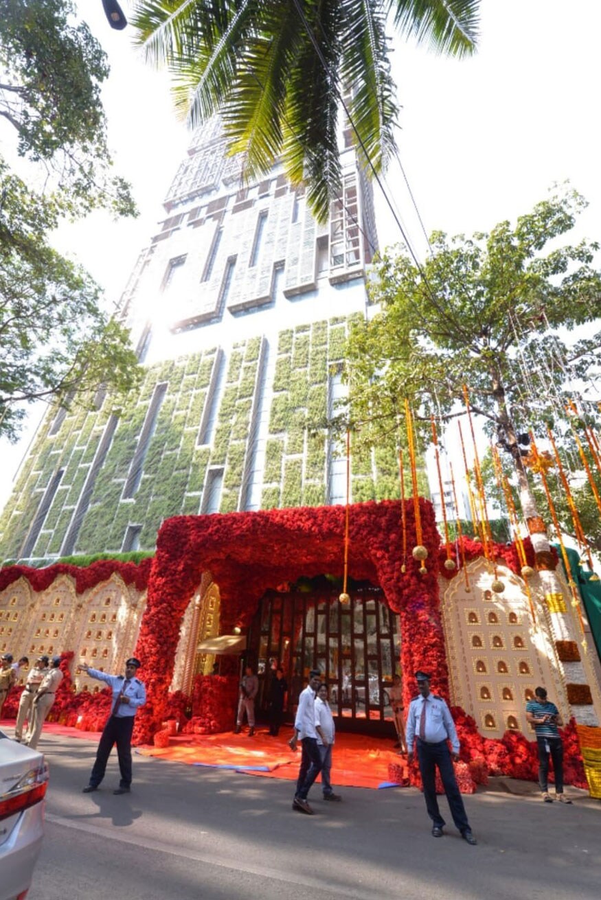 Pictures From Isha Ambani & Anand Piramal's Royal Wedding - News18