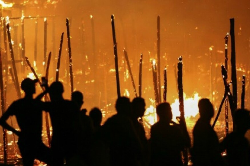 Huge Fire Ravages 600 Homes in Brazil's Amazon