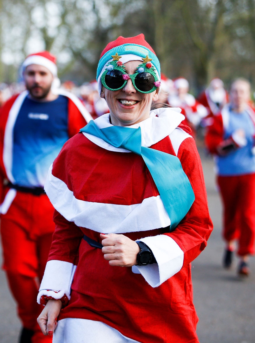 Run Santa Run: Thousands Dressed as Santa Claus Run for Charity - News18