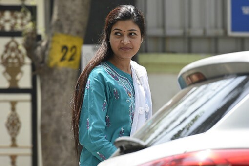Disgruntled AAP Leader Alka Lamba Likely to Contest Assembly Polls as ...