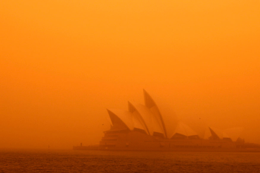 Photographers Around the World Captures Powerful Dust Storm
