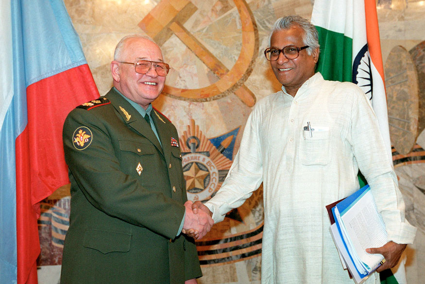 48 Rare Photos of George Fernandes - News18