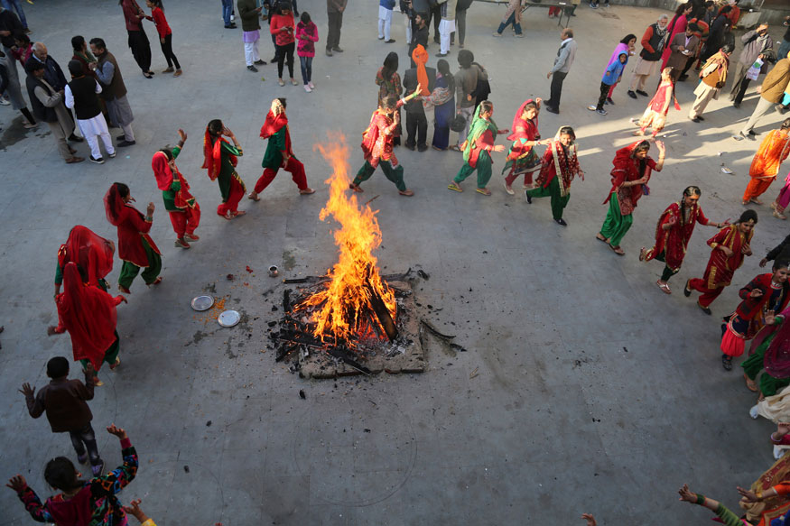 Happy Lohri 2022: History and Significance of this Popular Punjabi Folk ...