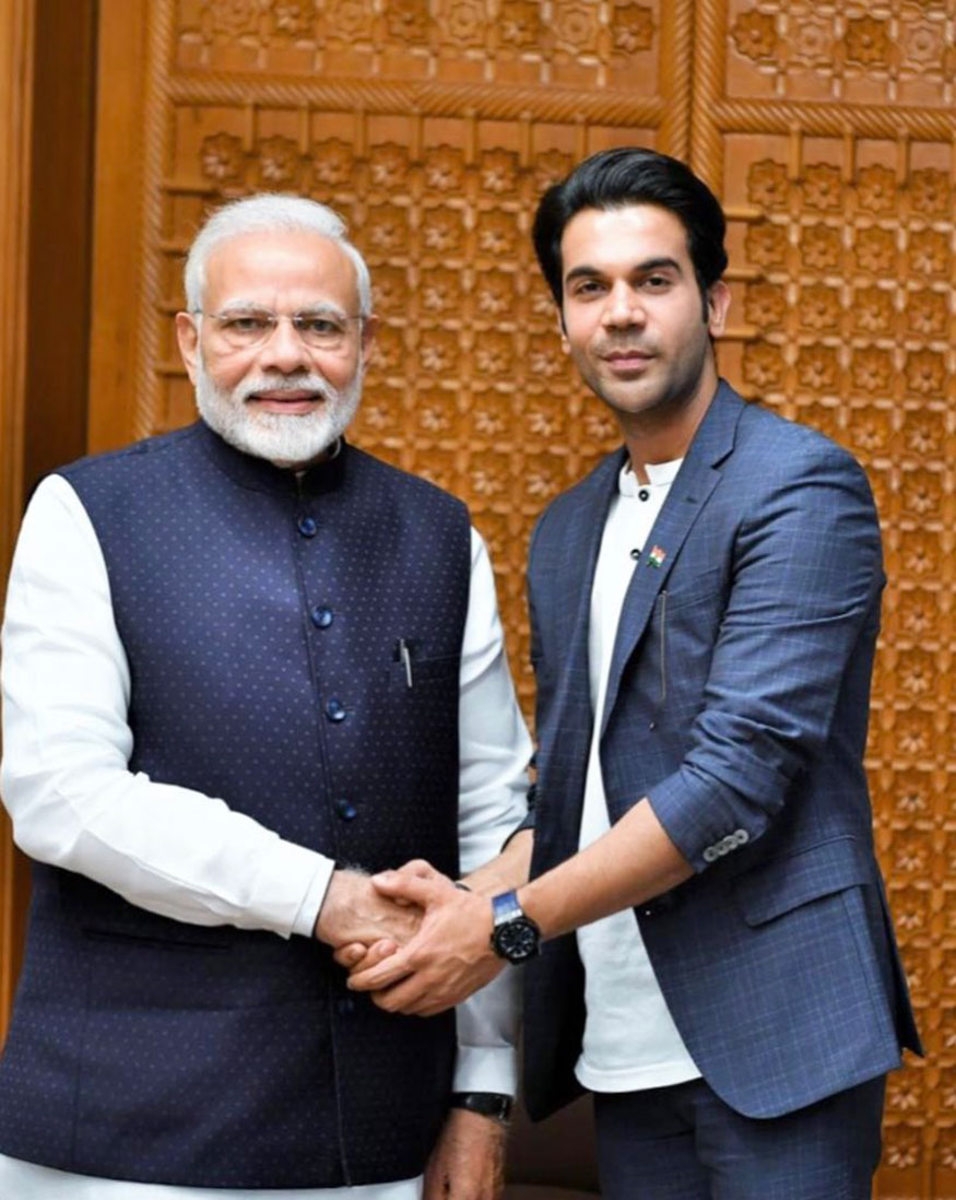 PM Narendra Modi Bonds With Bollywood's Young Icons; See Pics