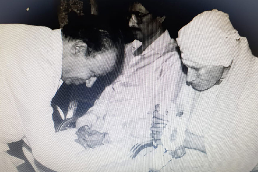 Shivakumara Swamiji's Last Rites: Devotees Pay Homage to 'Walking God ...