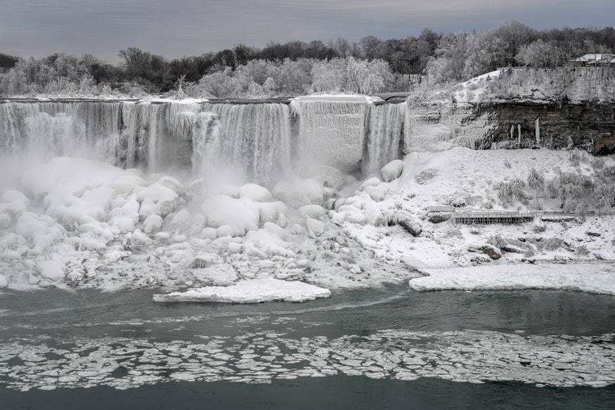 PICS: Frozen Niagara Falls Creates a Stunning Wintry Landscape - News18