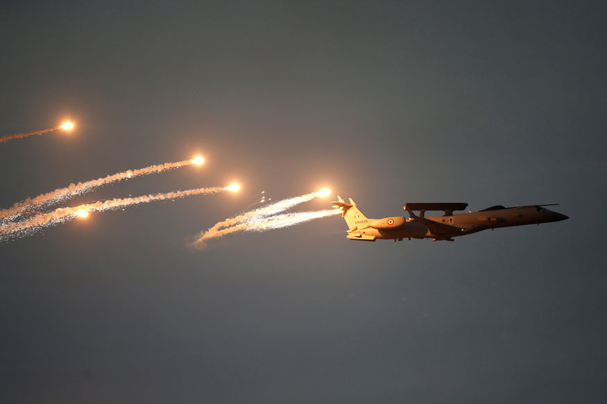 Vayu Shakti 2019: IAF Commandos Showcase Their Strength in Pokhran ...