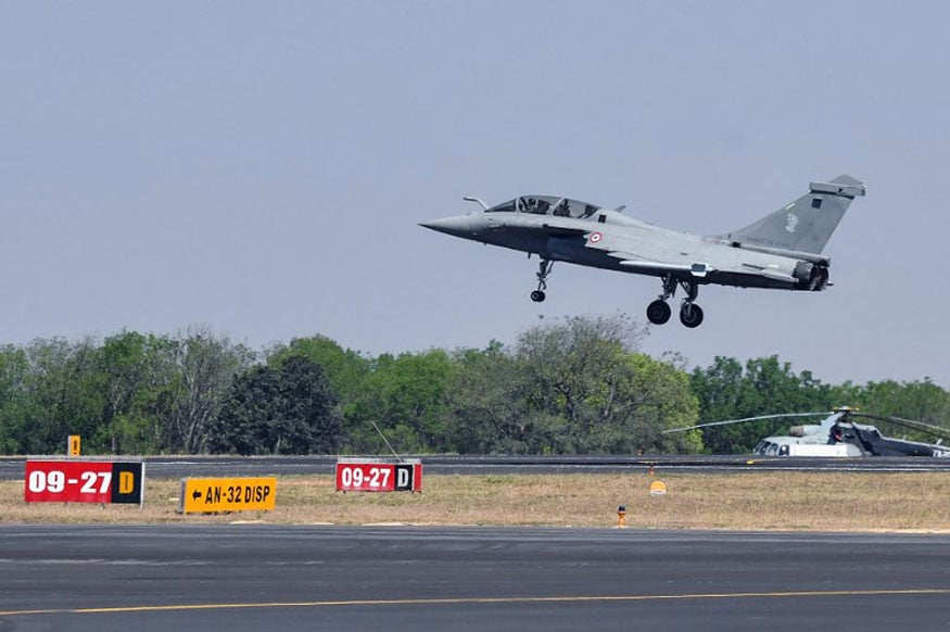 Aero India 2019 Rehearsals: Rafale Fighter Jet Shows Amazing Skills ...