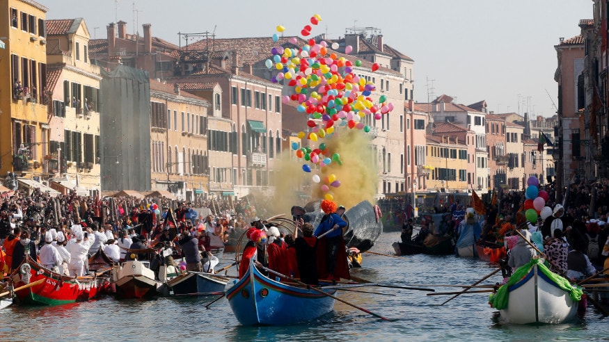 Venice Carnival Kicks Off With Spectacular Gandola Parade - News18