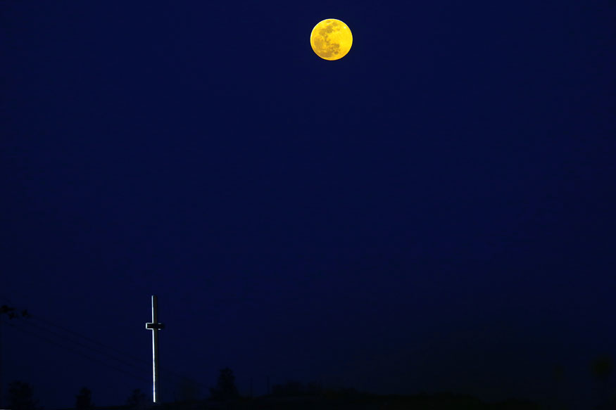 Super Snow Moon 2019: Spectacular Pictures Around the World