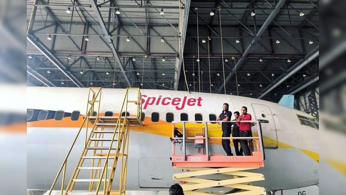 SpiceJet Repaints Grounded Jet Airways' Boeing 737 Planes with Own Livery