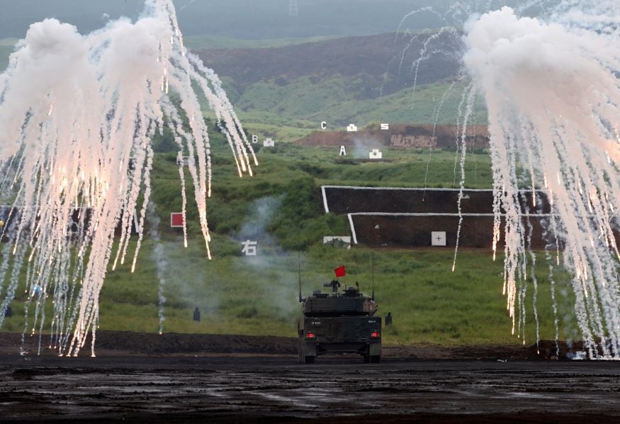 Japanese Military Shows Firepower Near Mount Fuji - In Photos - News18