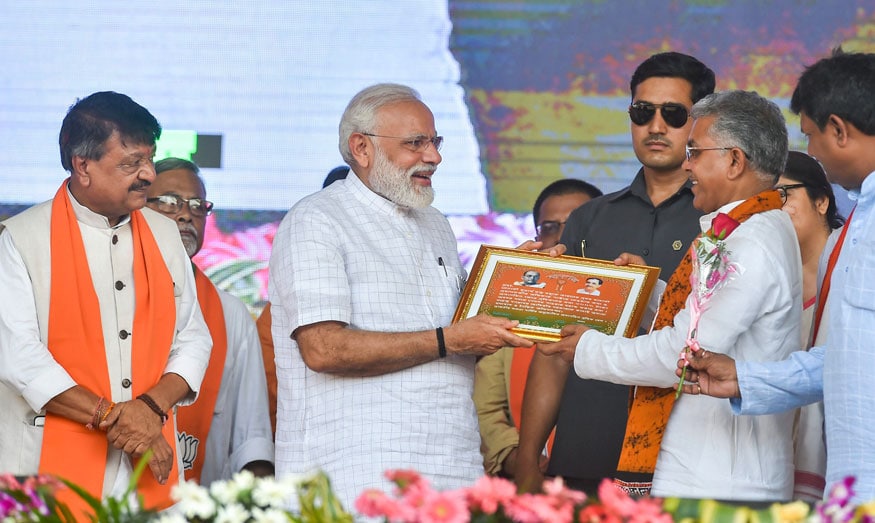 PHOTOS| PM Narendra Modi Addresses Mega Rally in Kolkata - News18