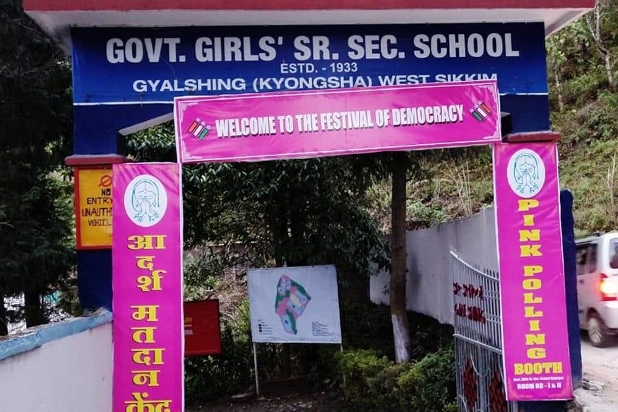 Lok Sabha Election 2019: Pictures From All Women Polling Booths - News18