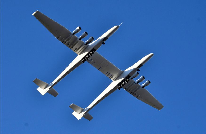 In Pictures: World's Largest Aeroplane Takes First Flight - Photogallery