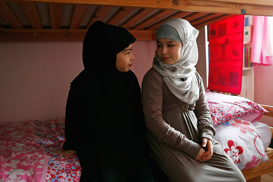 Not All Headscarves Are Burqas: Decoding The Different Types of Veils ...