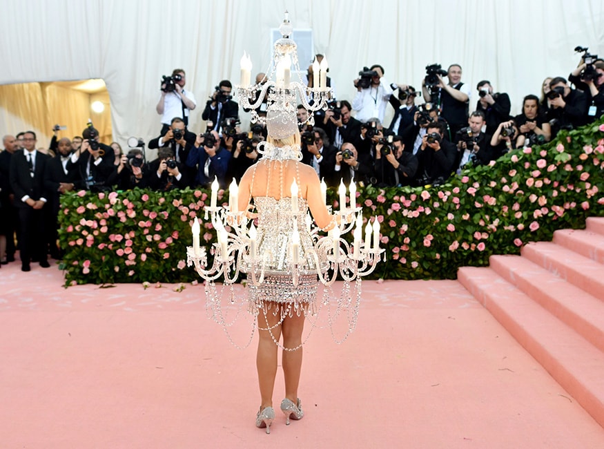 Katy Perry Lights Up 2019 Met Gala Dressed as a Chandelier; See Pics ...