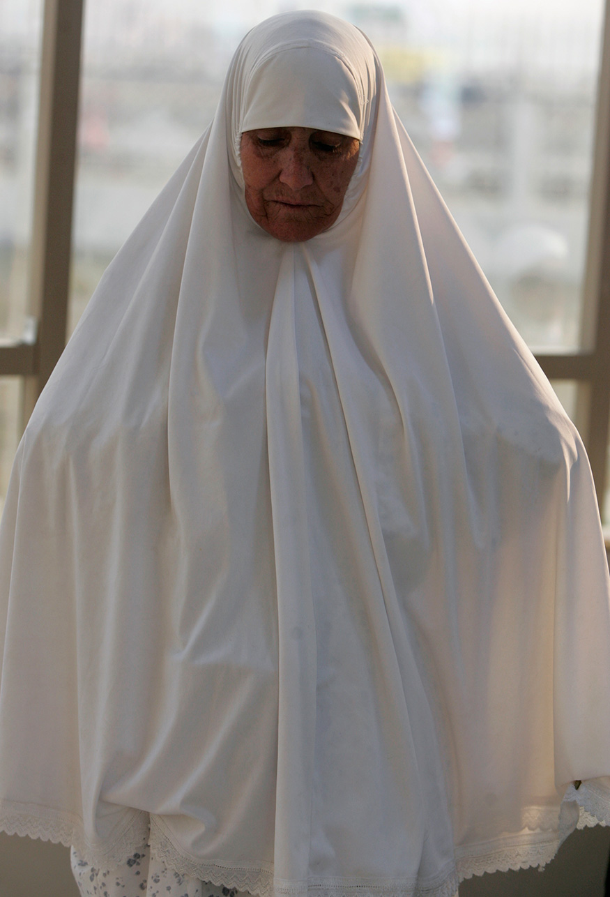 Not All Headscarves Are Burqas: Decoding The Different Types of Veils ...