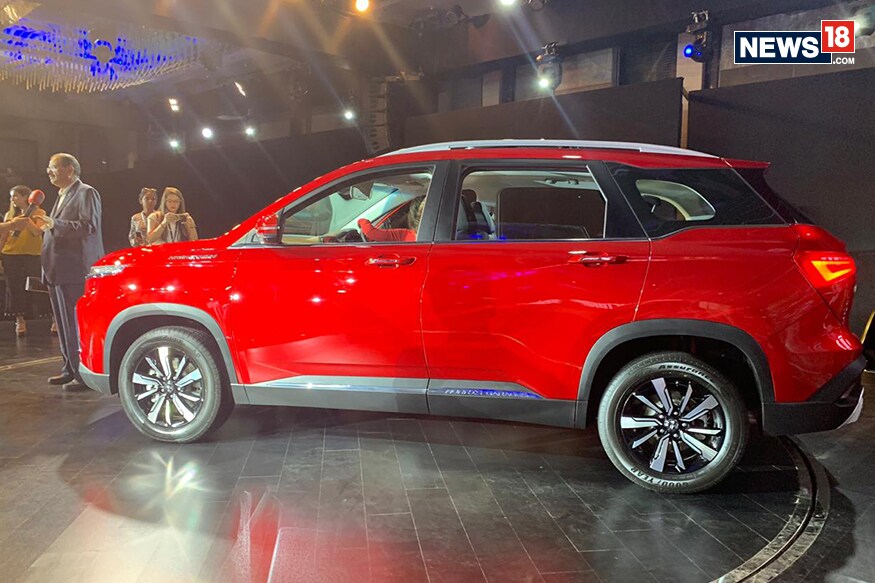 MG Hector SUV Unveiled, Looks Bold - See Pics - News18