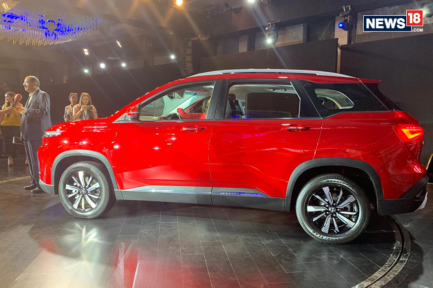 MG Hector SUV Unveiled, Looks Bold - See Pics - News18