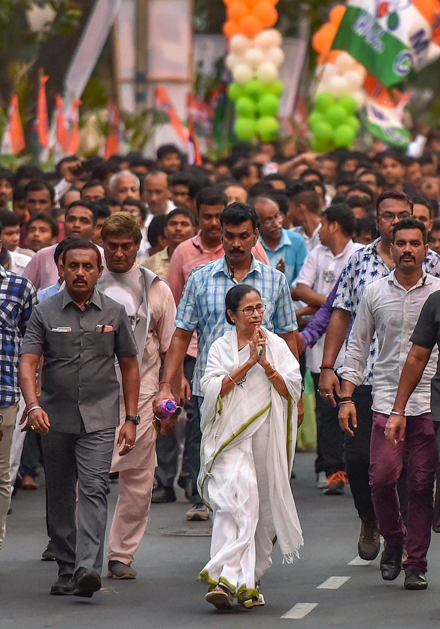 TMC Chief Mamata Banerjee's Protest March Against Kolkata Violence - News18
