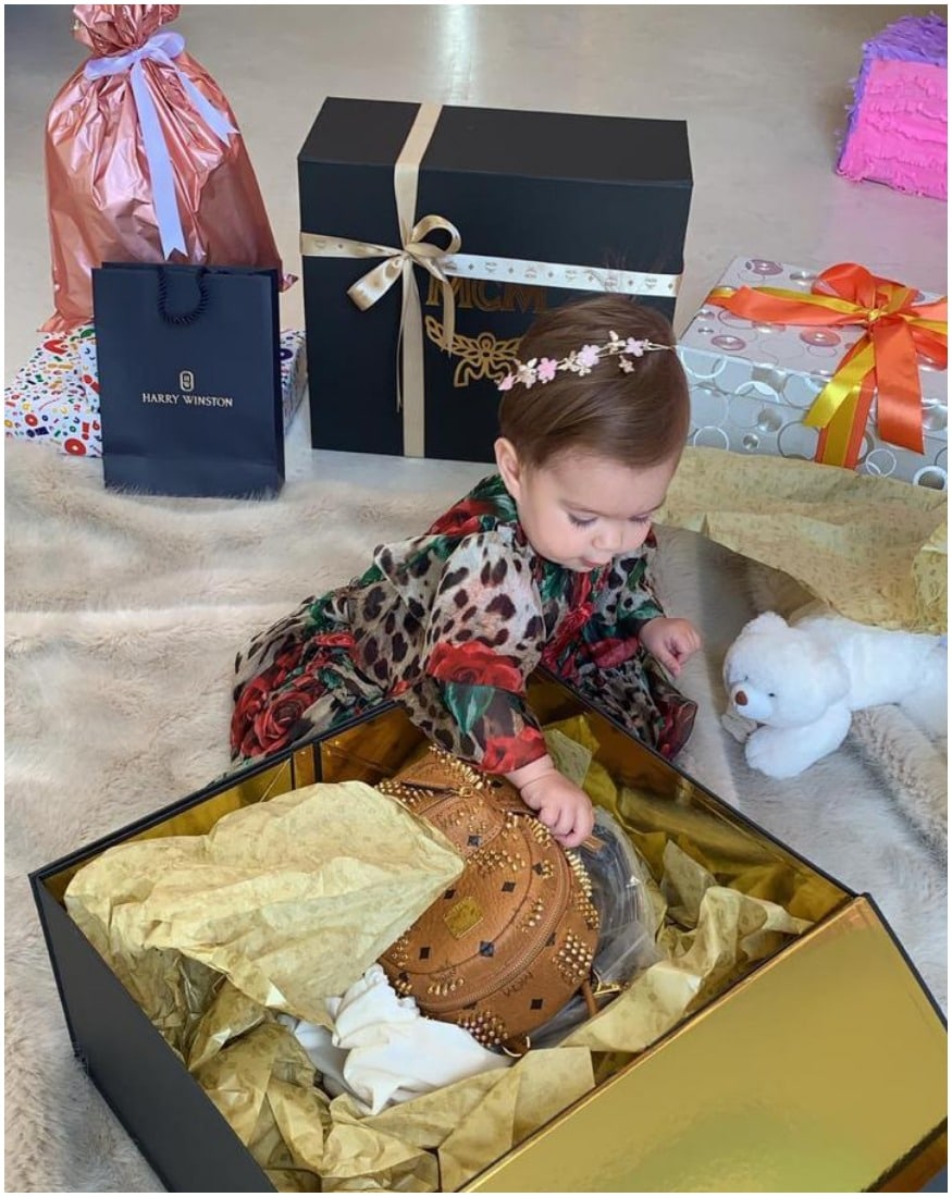 Baby Bella Alexa Giving Stars & Supermodels a Run for Their Money - News18