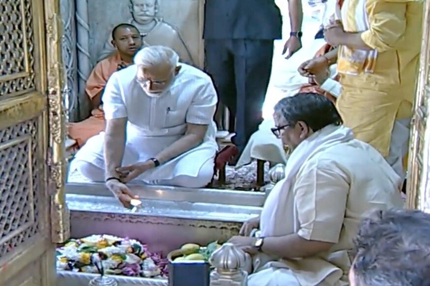 Pictures From PM Narendra Modi's Thanksgiving Visit in Varanasi - News18