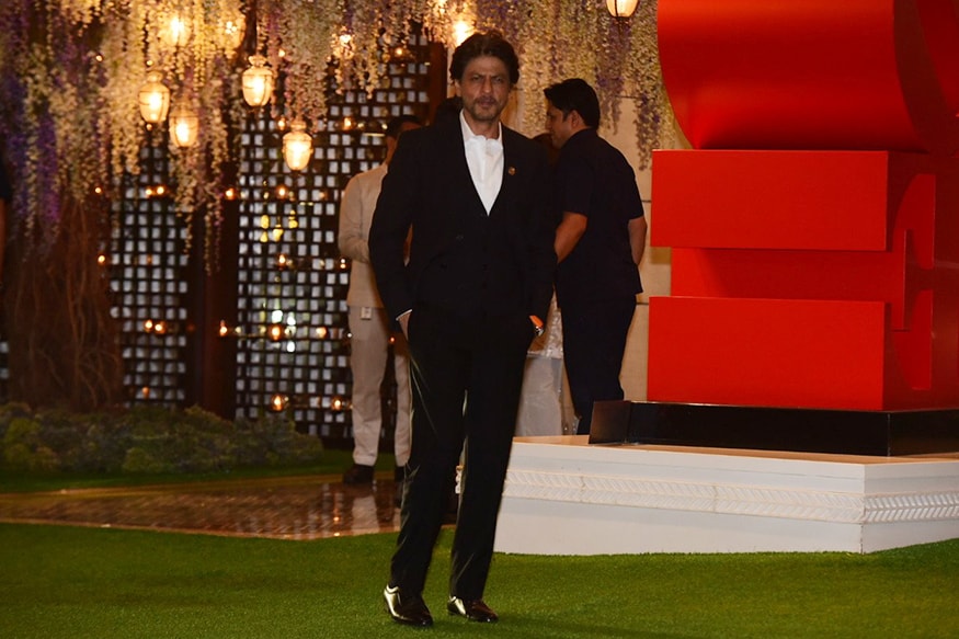 Bollywood Stars Grace Nayantara Kothari’s Pre-Wedding Party - News18