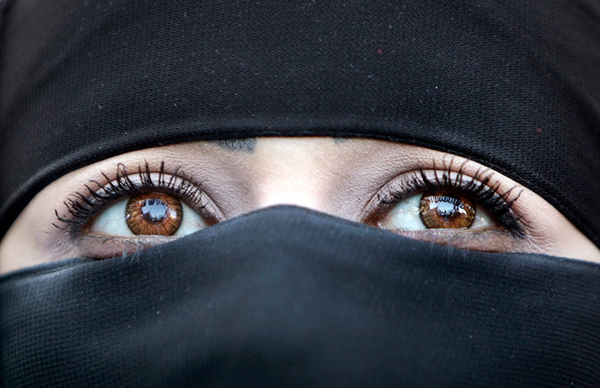 Not All Headscarves Are Burqas: Decoding The Different Types of Veils ...