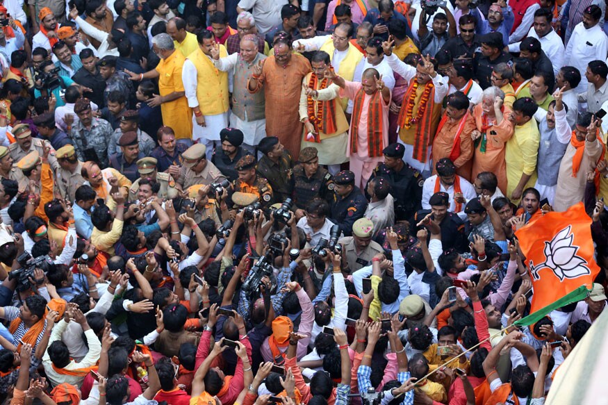 UP CM Yogi Adityanath Celebrates BJP's Victory in Lucknow - News18