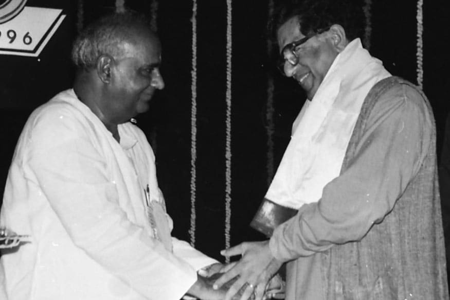 15 Rare Pictures of Legendary Actor & Playwright Girish Karnad - News18
