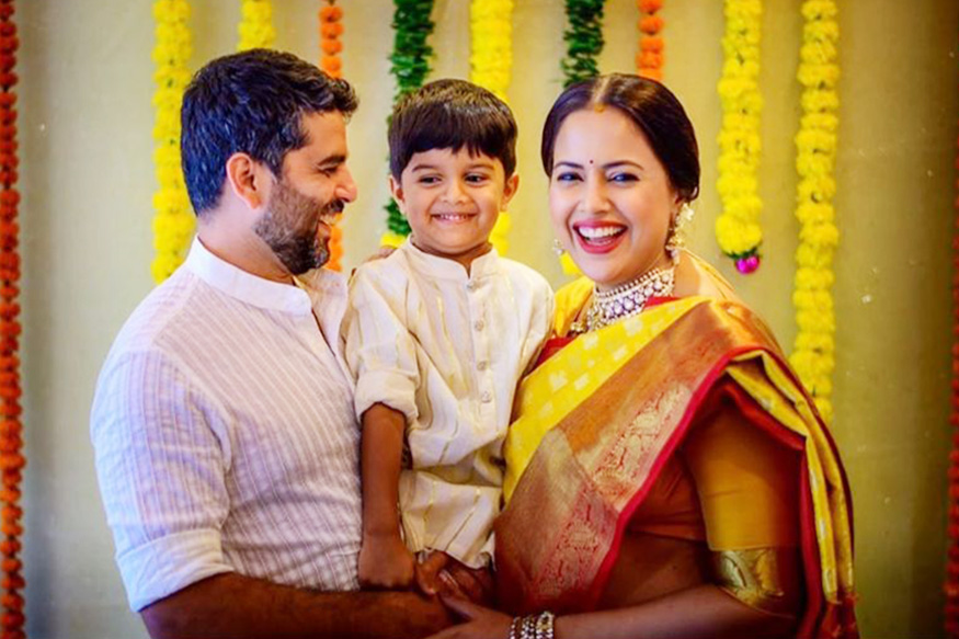 Sameera Reddy Shares First Photo of Newborn Daughter