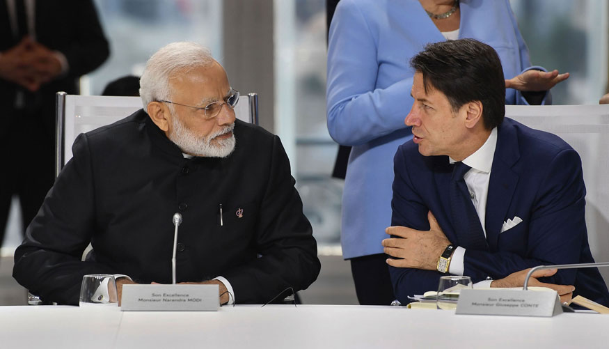 G7 Summit 2019: PM Modi Meets World Leaders in France - News18