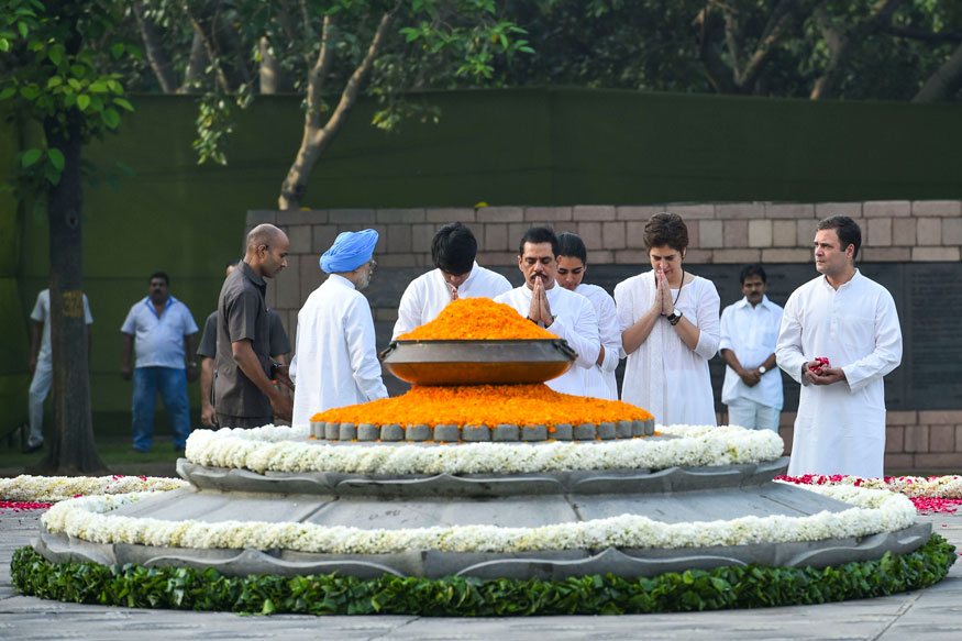Rajiv Gandhi 75th Birth Anniversary: Congress Leaders Pay Tribute at Veer Bhumi - Photogallery