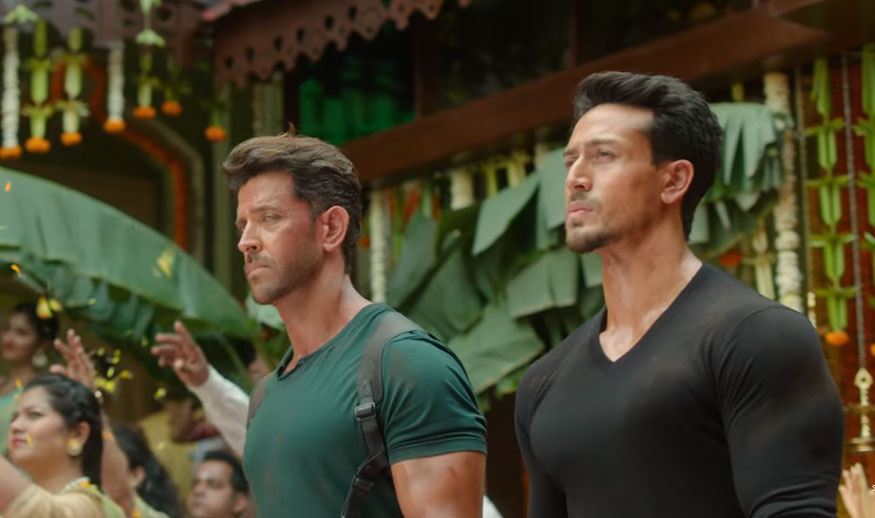 War Movie Stills: Hrithik Roshan & Tiger Shroff's Face-off in Action ...